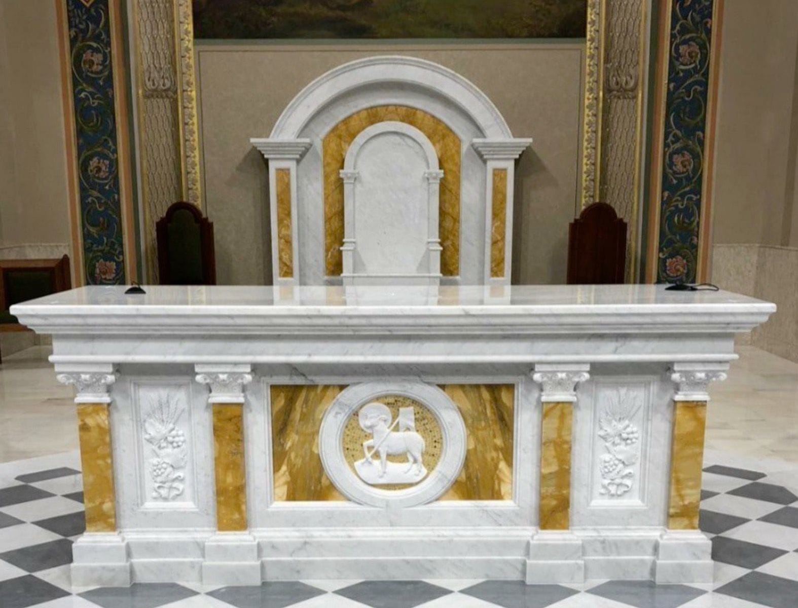 Marble altars and Sanctuary Furniture | Church Furniture